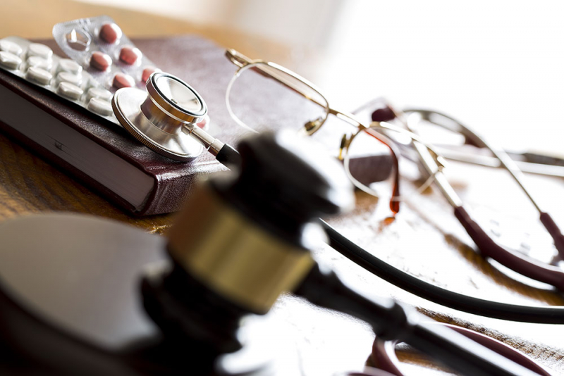 Guide: What is Medical Malpractice Insurance and How Does It Work?